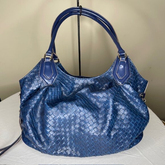 Simply Vera Vera Wang | Bags | Large Navy Blue Woven Faux Leather Tote ...